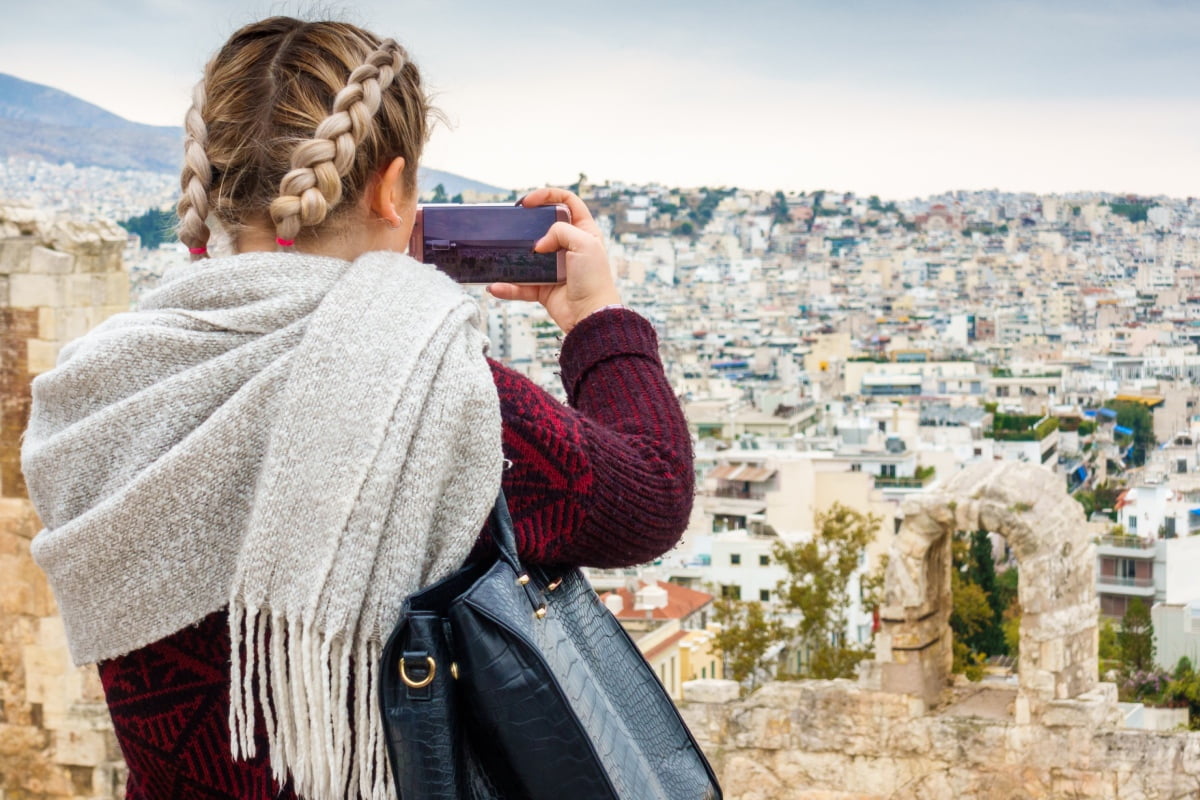 Using a cell phone in Greece 2025 - How can I do it?